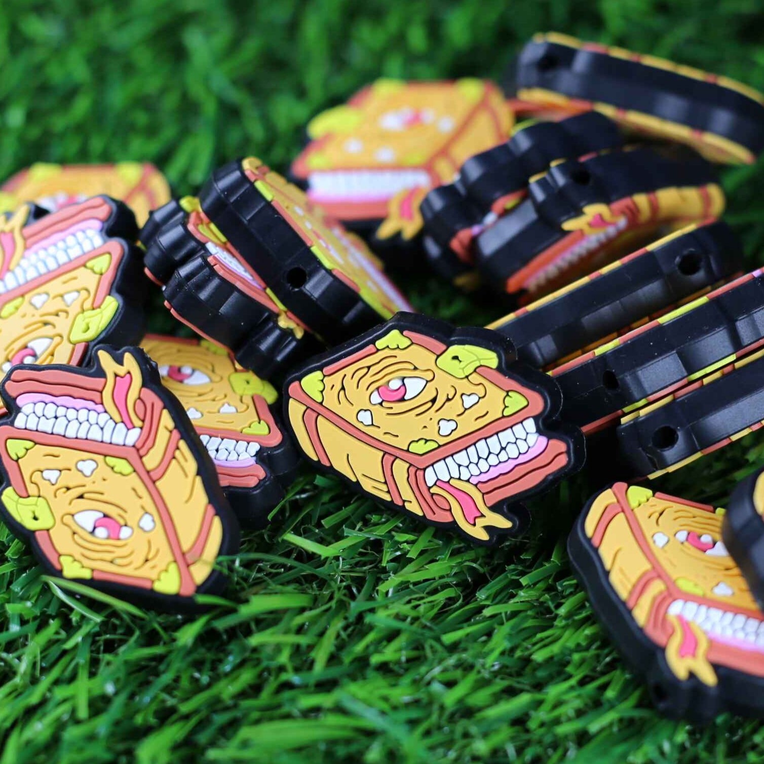 Evil Book 2ct | Jitis Touch